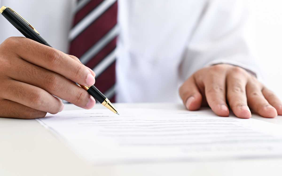 Contrato de comisión mercantil: Qué es y cómo realizarlo