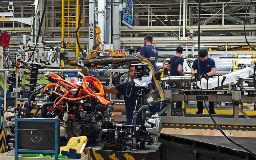 Stellantis y Foxconn lanzan SiliconAuto para fabricar piezas